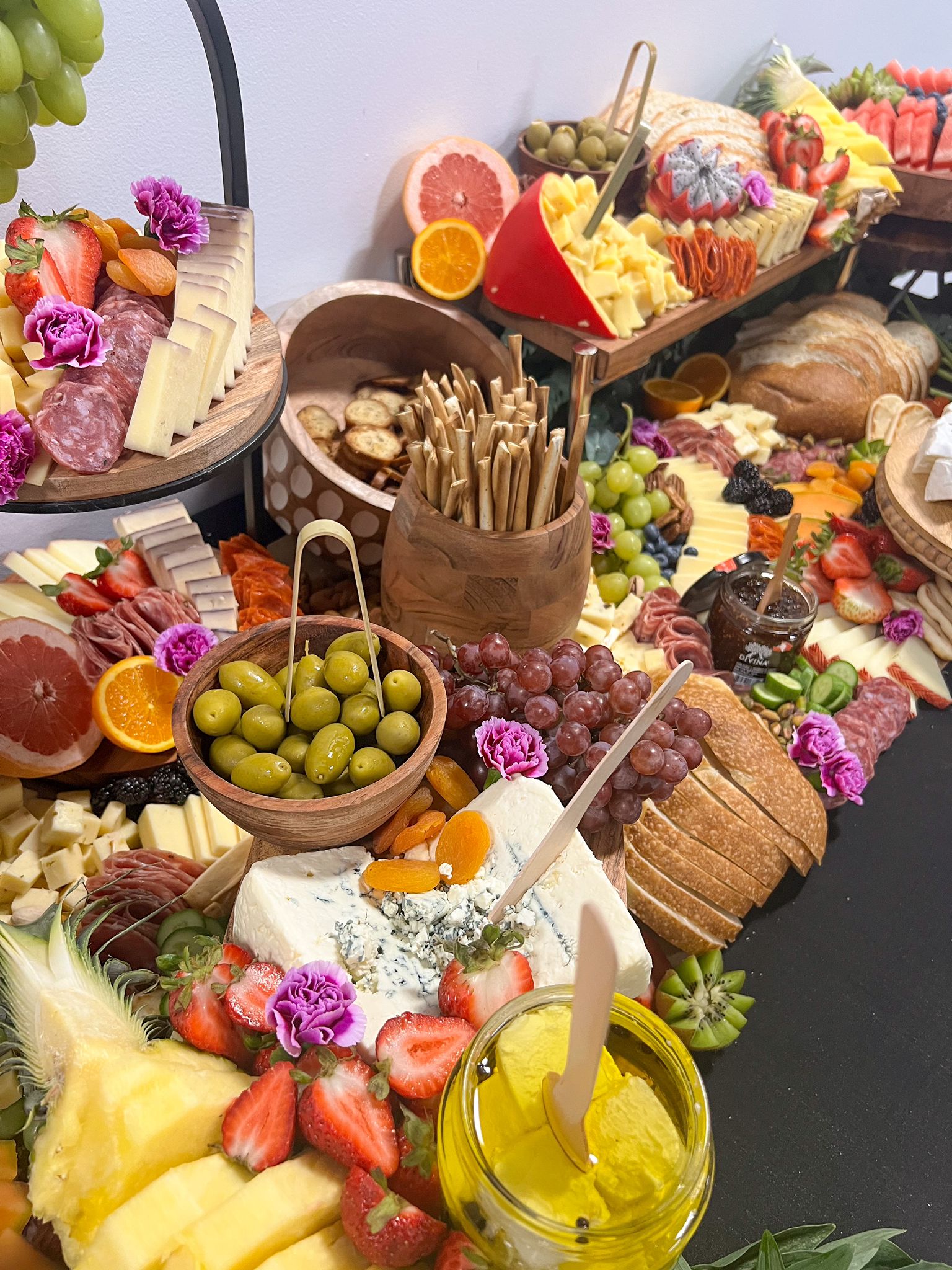 Grazing Tables & Party Packages – Charcuterie & Treats